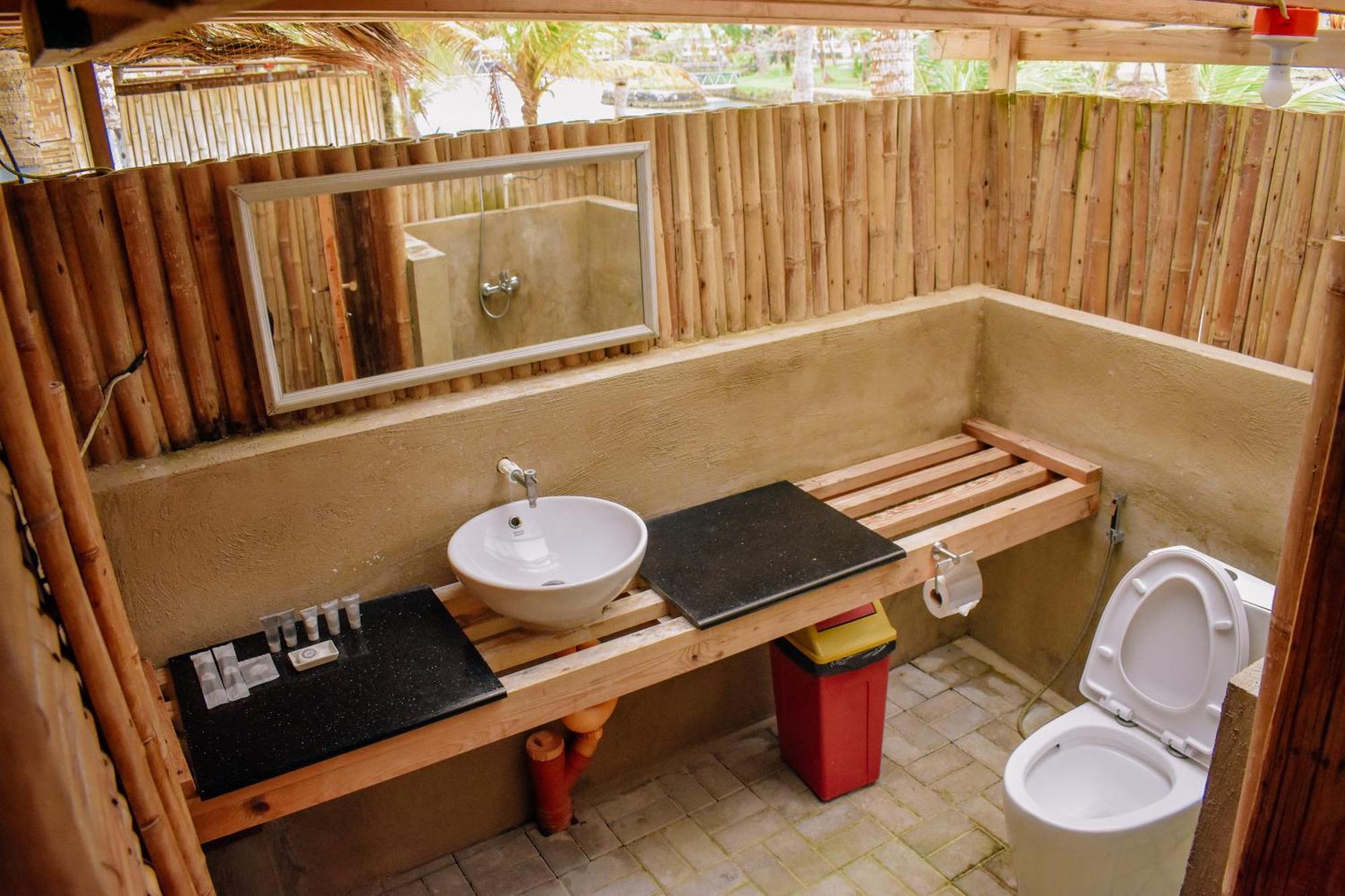 GOLDEN SANDS DESTINATION RESORTS, DAANBANTAYAN